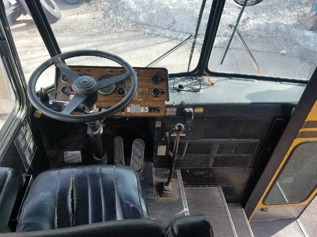 1986 Crown Coach International