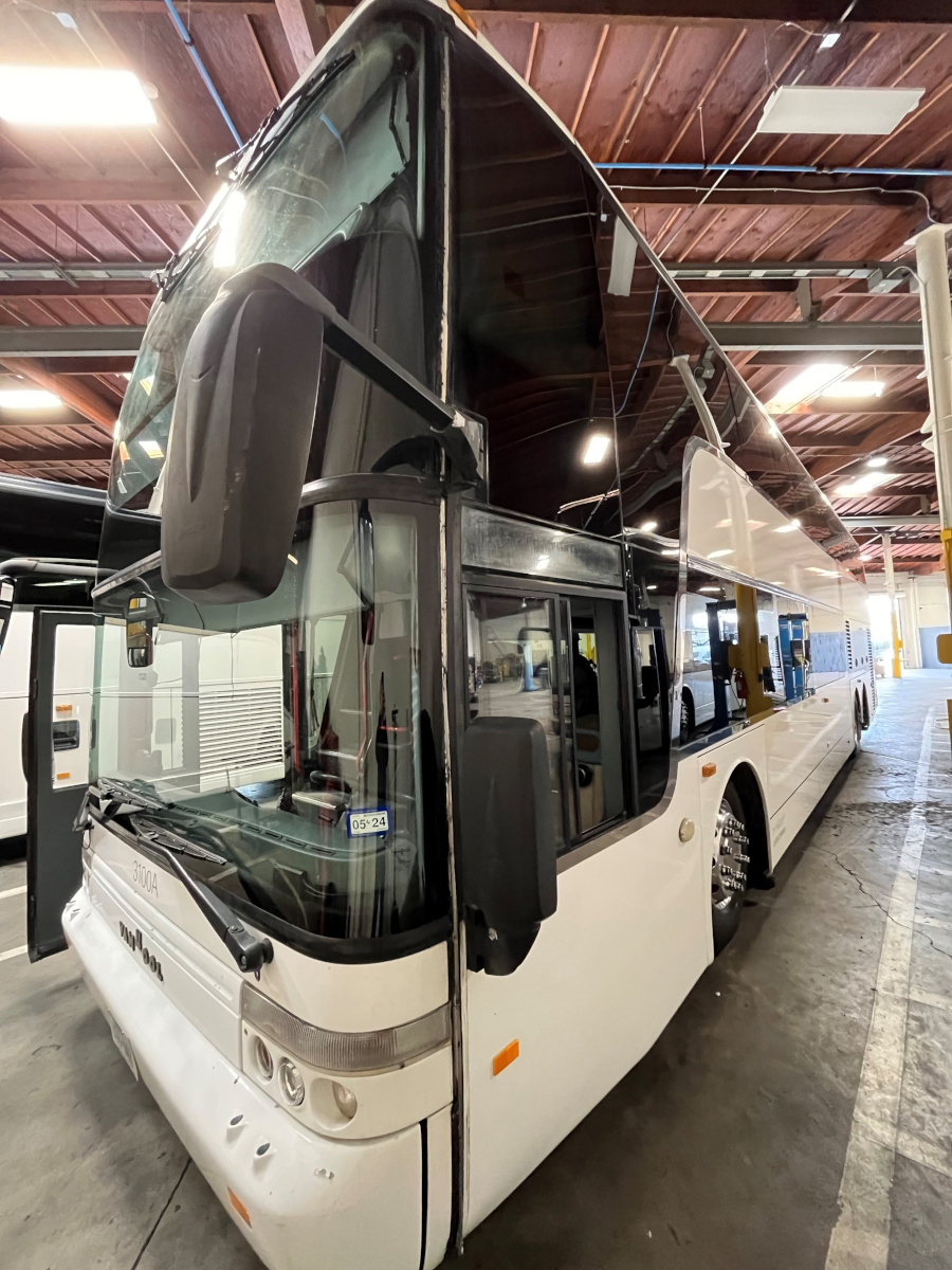 5 Available 2013 Van Hool TD925