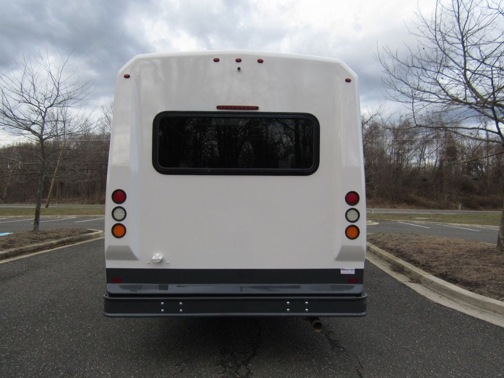 2013 Ford F550 Eldorado National