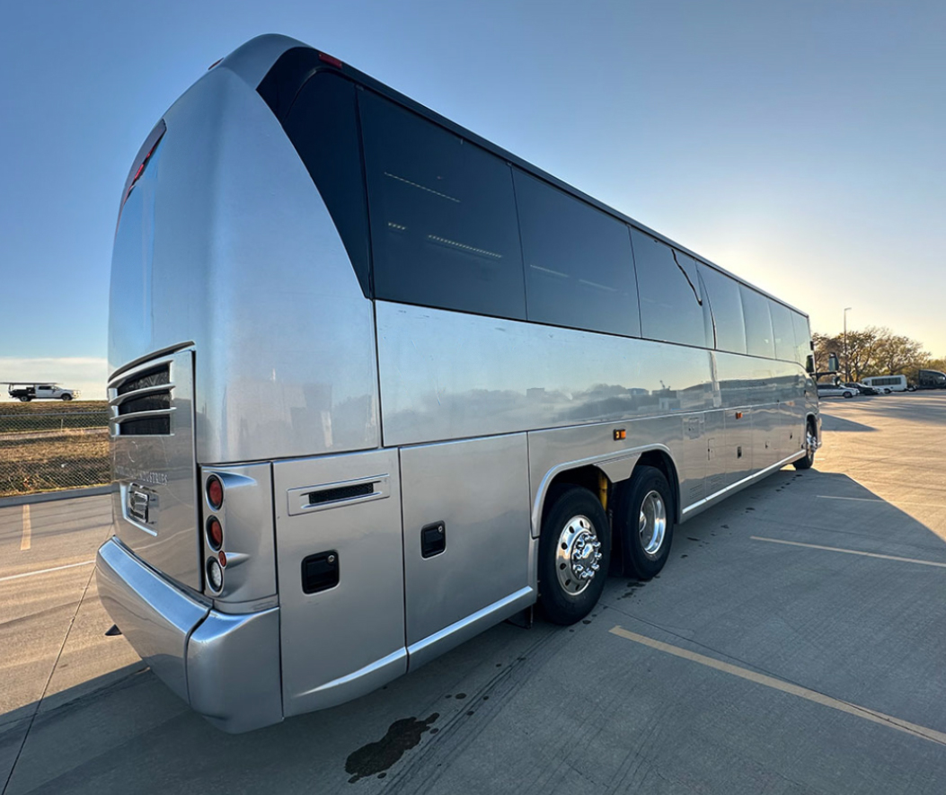 2011 MCI J4500 Coach Bus