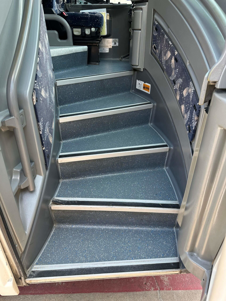 2014 MCI J4500 Coach Bus #10977