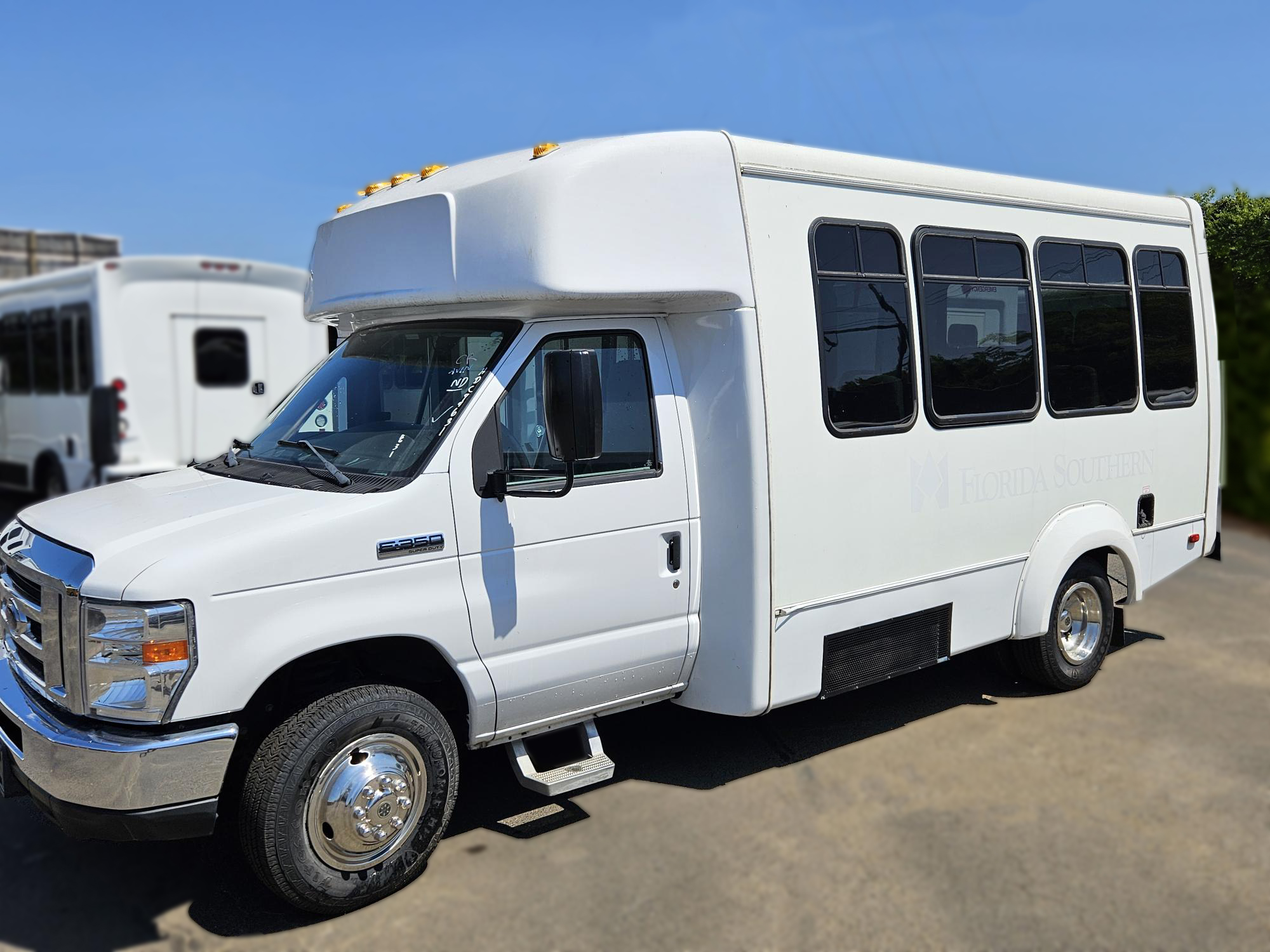 2017 Elkart Coach ECII Shuttle Bus