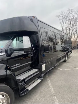 2016 Ford F650 Shuttle Bus