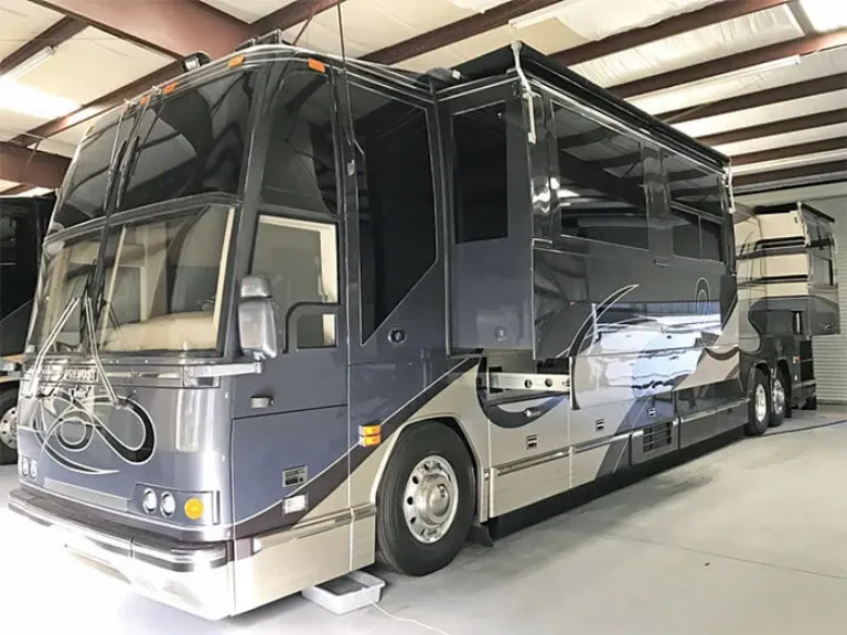 2000 Prevost H345 Motorcoach Conversion