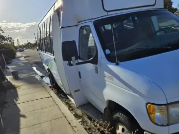 1999 Ford Shuttle Bus