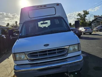 1999 Ford Shuttle Bus