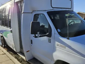 1999 Ford Shuttle Bus