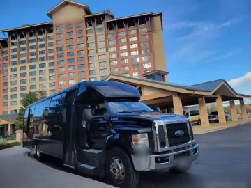 2016 Ford F-650 Cutaway Shuttle Bus