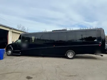 2013 Ford F-650 Shuttle Bus