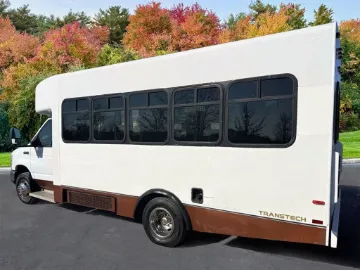 2011 Ford E-450 ElDorado Shuttle Bus