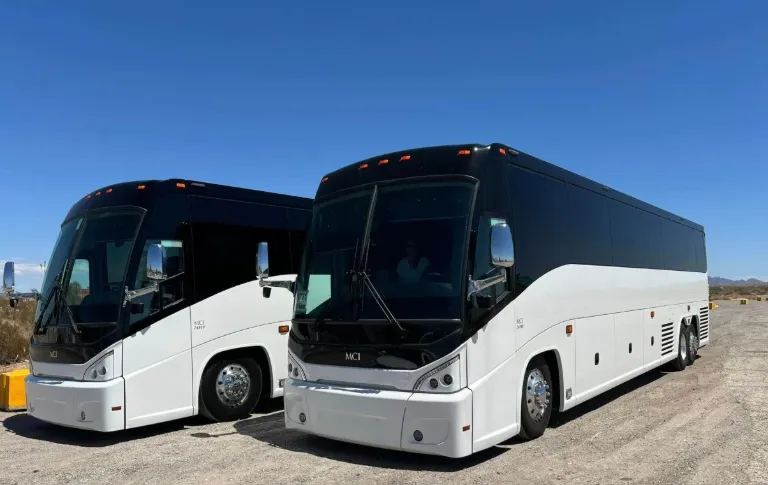 2025 MCI J4500 ADA