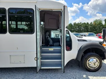 2016 Ford F550 StarTrans Shuttle Bus