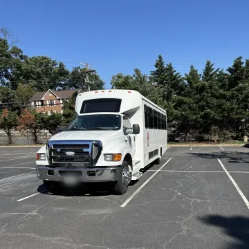 2007 Ford F650 ADA Shuttle Bus