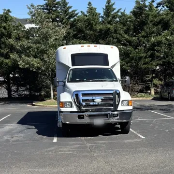 2007 Ford F650 ADA Shuttle Bus