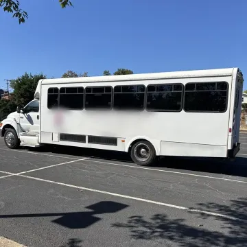 2007 Ford F650 ADA Shuttle Bus