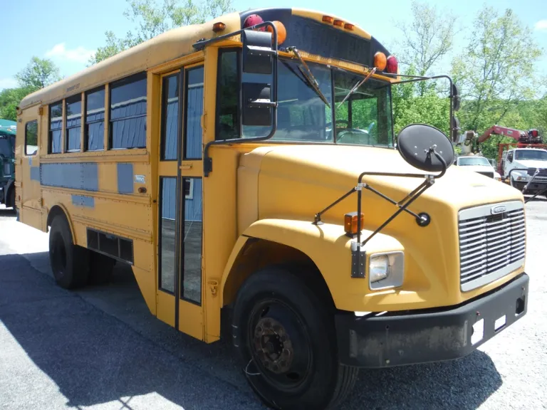 2001 Freightliner FS-65 School Bus