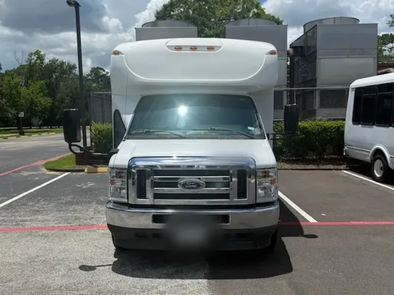2021 Ford Starcraft Allstar Shuttle Bus
