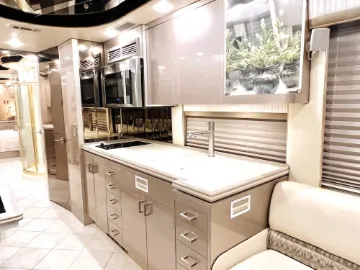 2001 Prevost Angola XLII Motorhome