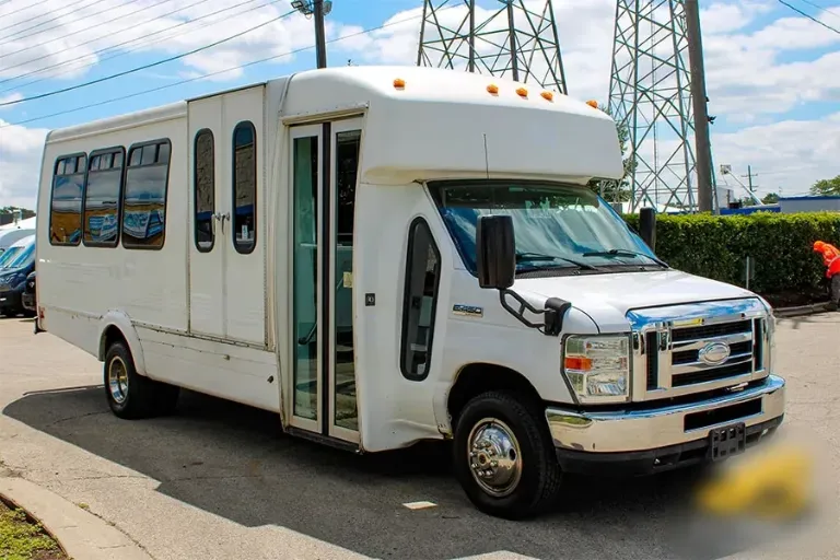 2014 Ford E450 Shuttle Bus