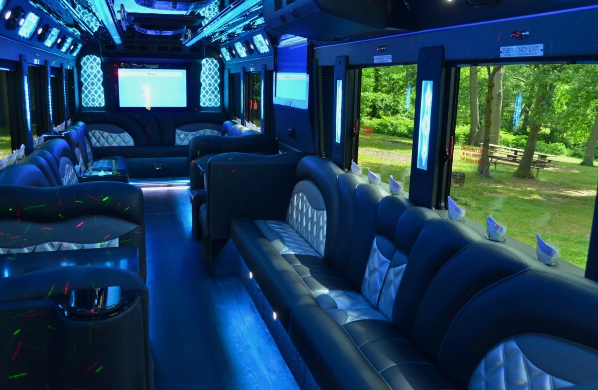 2017 Freightliner CT Coach Party Bus | BusesForSale.com | BusesForSale