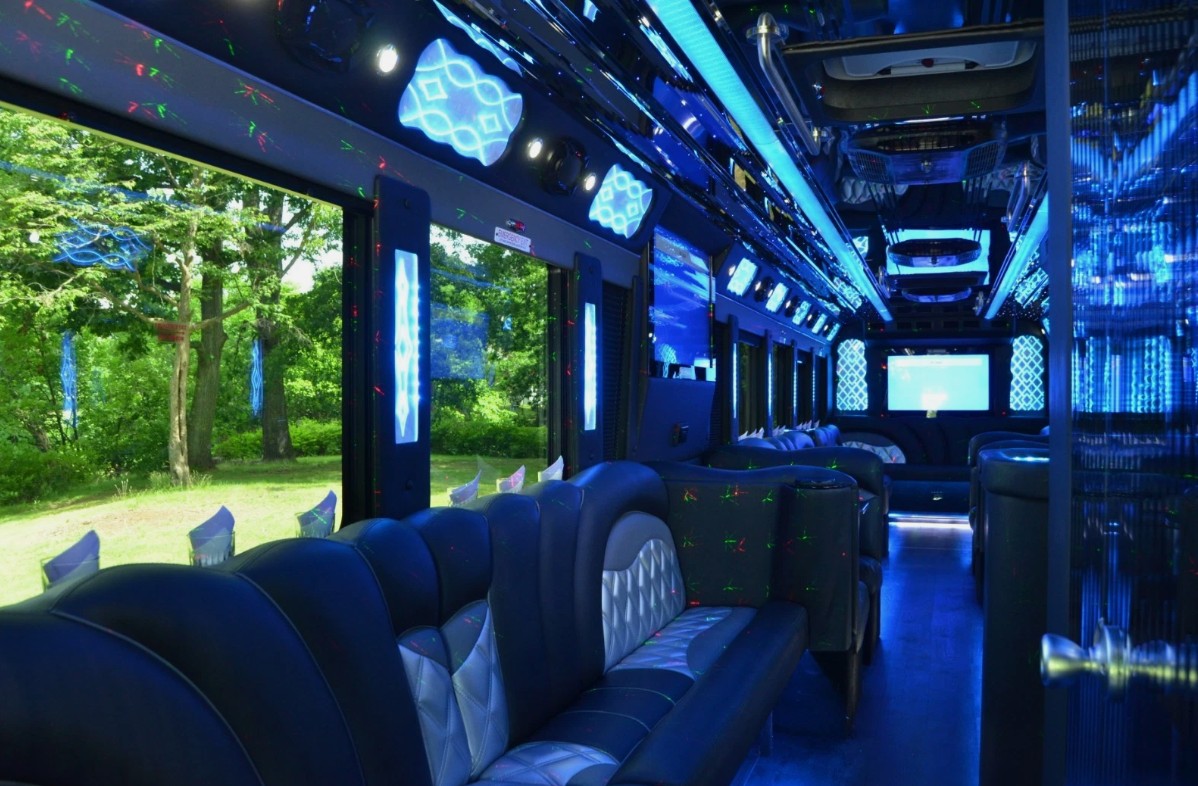 2017 Freightliner CT Coach Party Bus | BusesForSale.com | BusesForSale